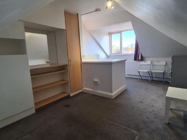 Oakleigh Avenue, Edgware HA8, Room to rent, £750 pcm | PrimeLocation