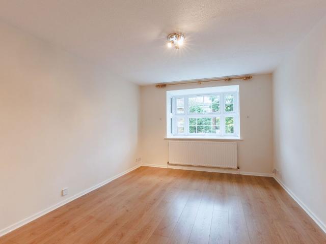 Oakleigh Road North, London N20, 1 bed flat to rent, £1,525 pcm | PrimeLocation