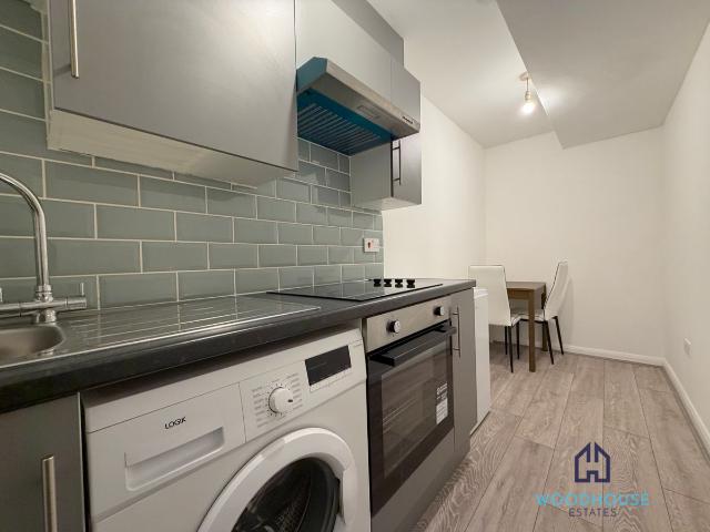 Oakleigh Road North, London N20, Studio to rent, £1,195 pcm | PrimeLocation