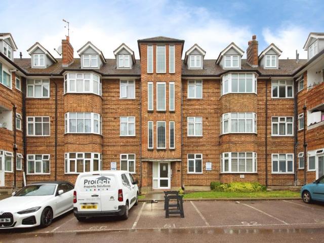 Oakleigh Road North, Whetstone, N20 2 bed apartment to rent £1,800 pcm £415 pw