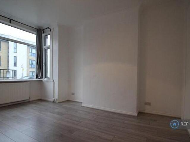 Oakleigh Road South, London, 3 Bedroom Terraced
