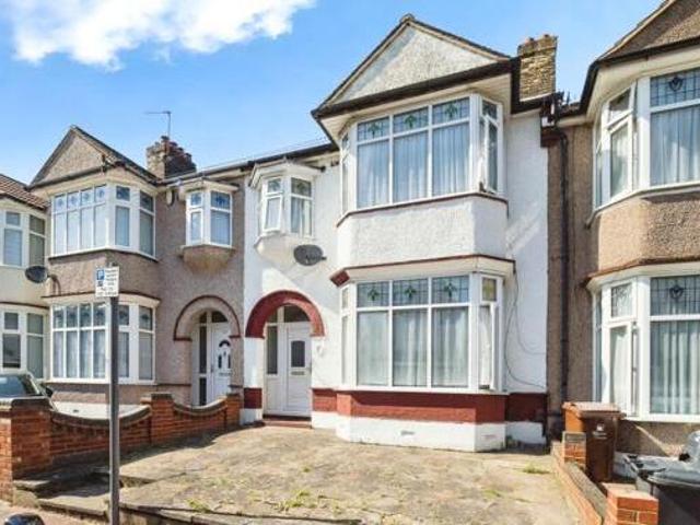 Oakley Avenue, Barking, 3 Bedroom House