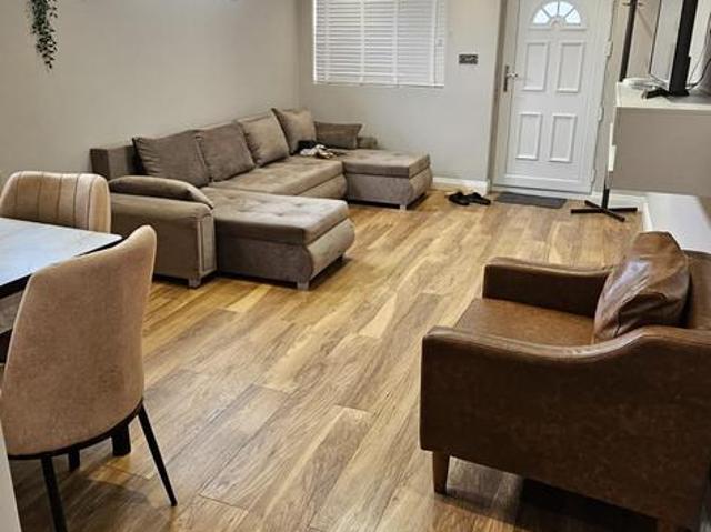 Oakley Avenue, Barking, IG11 1 bed maisonette to rent £1,450 pcm £335 pw