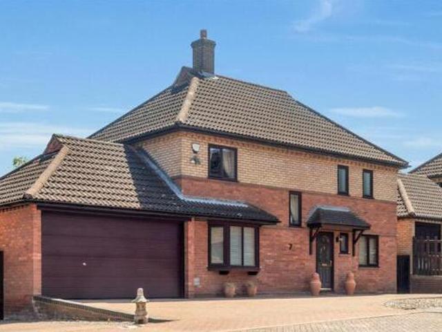Oakley Gardens, Downhead Park, 4 Bedroom Detached