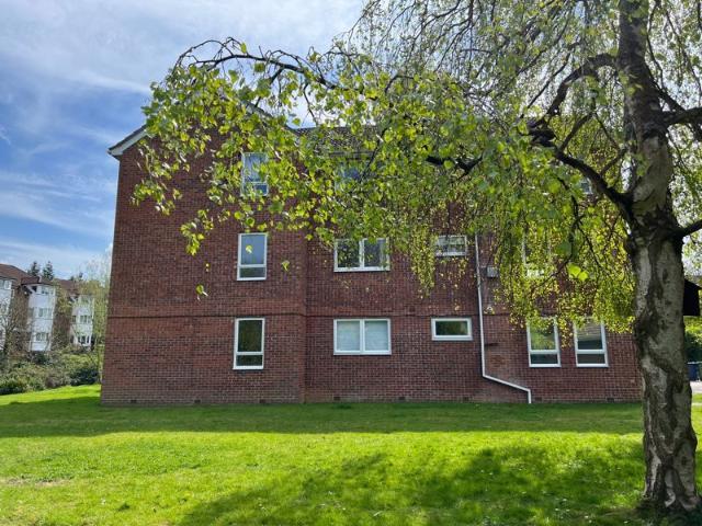 Oakley, Northcroft, Wooburn Green, High Wycombe HP10, 1 bed flat to rent, £1,150 pcm | PrimeLocation