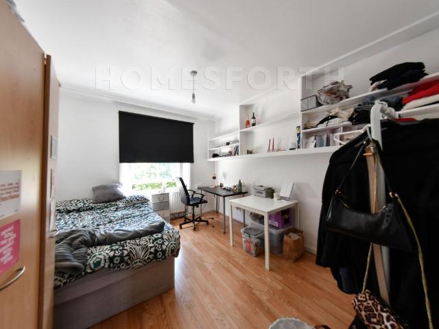 Oakley Square, Camden Town NW1, 3 bed flat to rent, £3,500 pcm | PrimeLocation