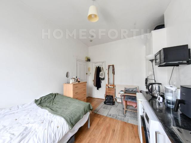 Oakley Square, Camden Town NW1, Studio to rent, £1,450 pcm | PrimeLocation