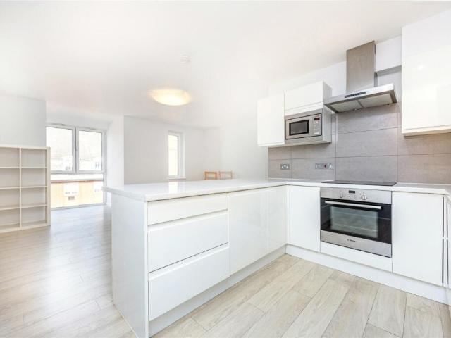 Oakley Square, Camden Town, London 1 bed apartment to rent £2,123 pcm £490 pw