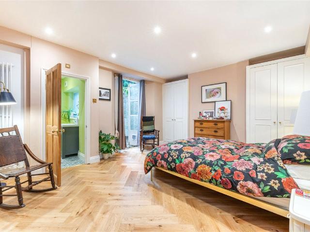 Oakley Square, Camden NW1, 1 bed terraced house to rent, £2,500 pcm | PrimeLocation