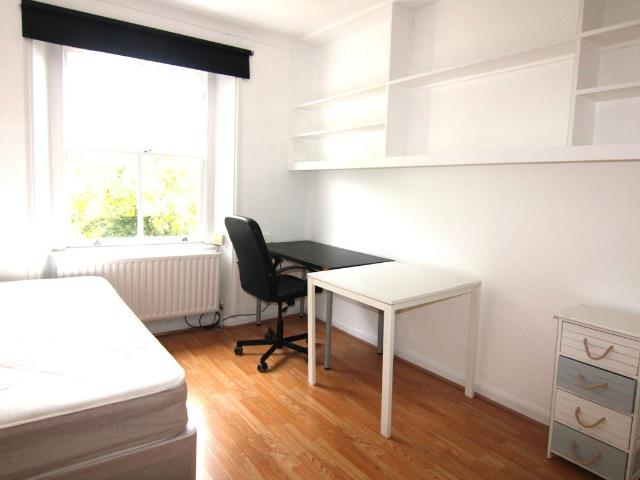 Oakley Square, London NW1, 3 bed flat to rent, £3,500 pcm | PrimeLocation