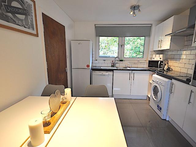 Oakley Square, Ucl/London NW1, 3 bed flat to rent, £5,178 pcm | PrimeLocation