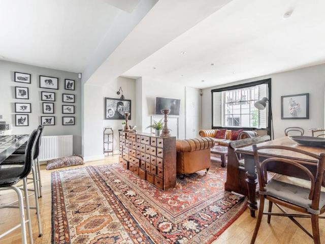 Oakley Street, Chelsea, London, SW3 5 bed terraced house to rent £21,667 pcm £5,000 pw