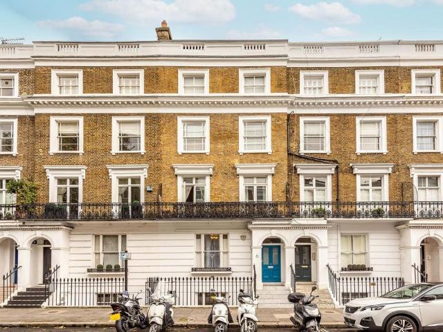 Oakley Street, Chelsea, London, SW3 2 bed flat to rent £3,164 pcm £730 pw