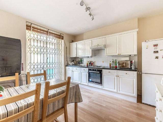 Oakley Street, Chelsea, London, SW3 Studio to rent £3,034 pcm £700 pw