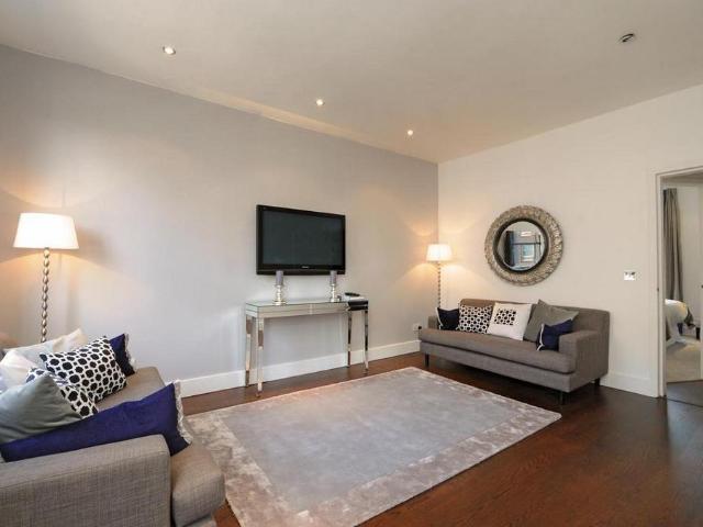 Oakley Street, Chelsea, London 2 bed flat to rent £3,000 pcm £692 pw
