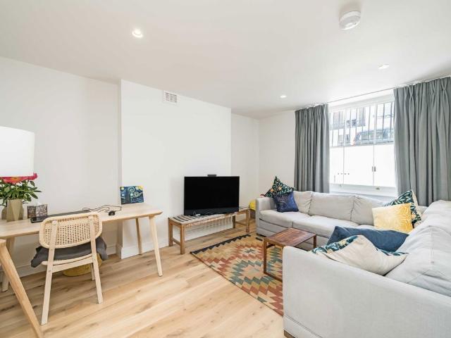 Oakley Street, Chelsea SW3, 1 bed flat to rent, £2,350 pcm | PrimeLocation