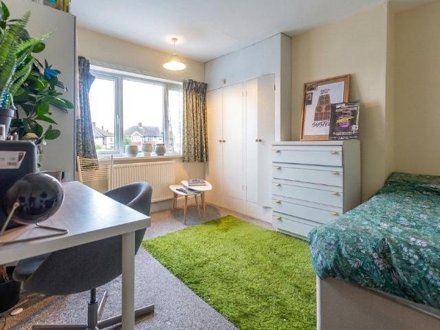 Oakley Road, Horfield, Bristol, BS7 7 bed semi detached house to rent £4,250 pcm £981 pw