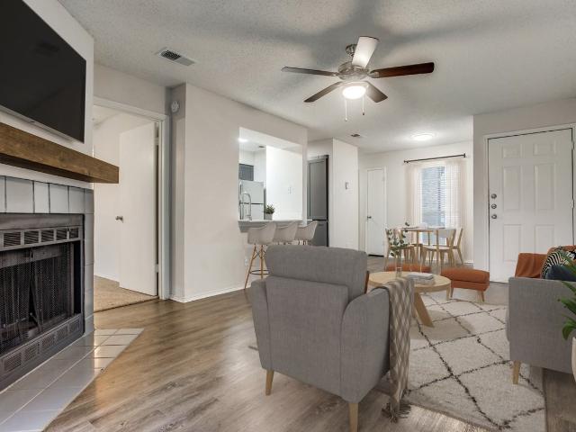 Oaklyn Apartment Homes 1 Bedroom Apartment for Rent at 1600 Heritage Dr, Mckinney, TX 75069