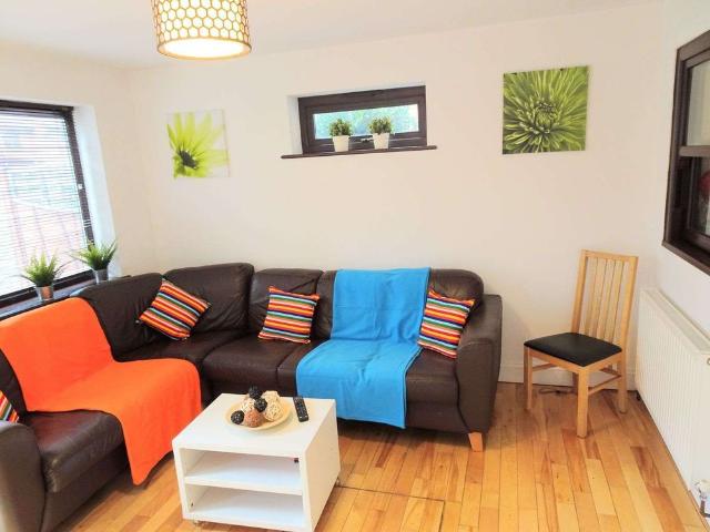 Oakmead Place Room 6