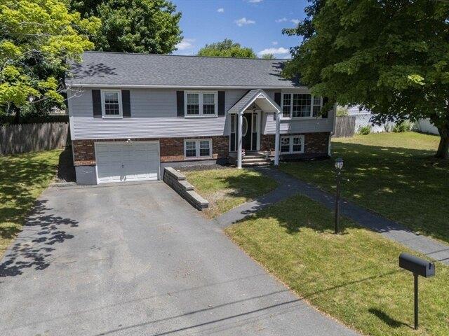 Oakmeadow Ln, Methuen, Home For Sale