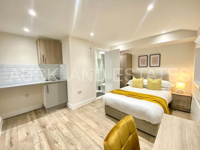 Oakmere Avenue, Potters Bar EN6, Studio to rent, £1,100 pcm | PrimeLocation
