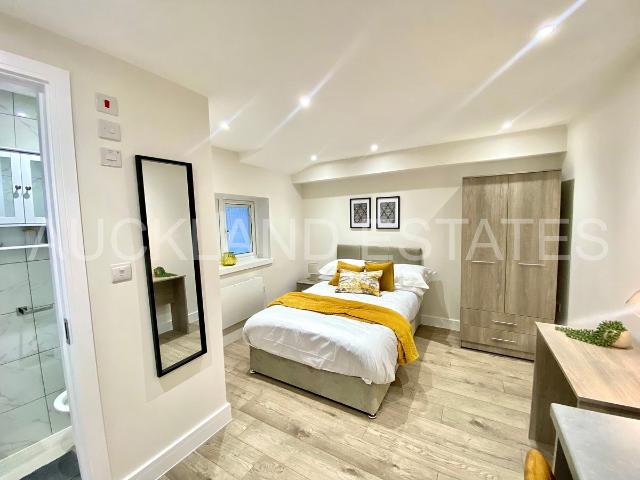 Oakmere Avenue, Potters Bar EN6, Studio to rent, £1,100 pcm | PrimeLocation