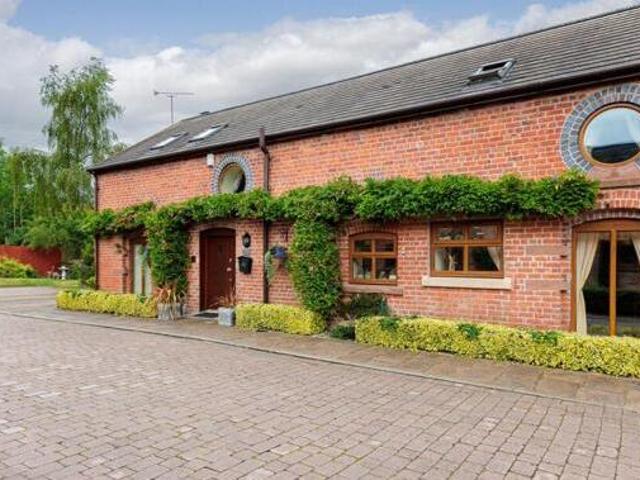 Oakmere Barns, Farm Road, 3 Bedroom Barn