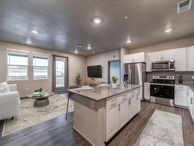 Oakridge 8566 W Silver Dollar Dr #1579