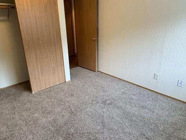 Oakridge 1 Bedroom Apartment for Rent at 2511 Nw Edenbower Blvd, Roseburg, OR 97471