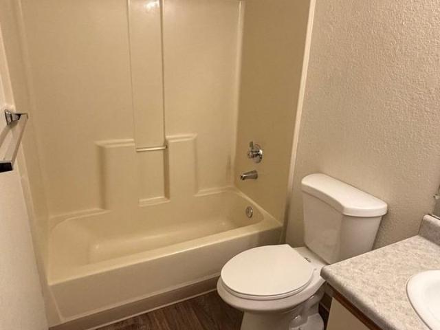 Oakridge 2 Bedroom Apartment for Rent at 2511 Nw Edenbower Blvd, Roseburg, OR 97471