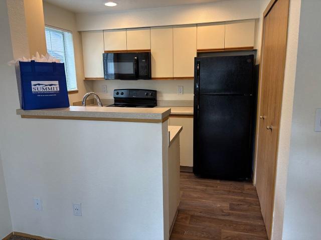 Oakridge 2 Bedroom Apartment for Rent at 2511 Nw Edenbower Blvd, Roseburg, OR 97471