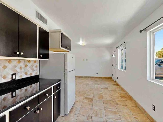Oakridge Aparments 1 Bedroom Apartment for Rent at 530 S Yarbrough Dr, El Paso, TX 79915 Shawver Park