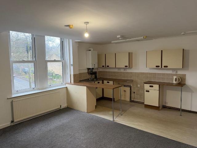 Oakroyd Terrace, Bradford BD8, 1 bed flat to rent, £525 pcm | PrimeLocation