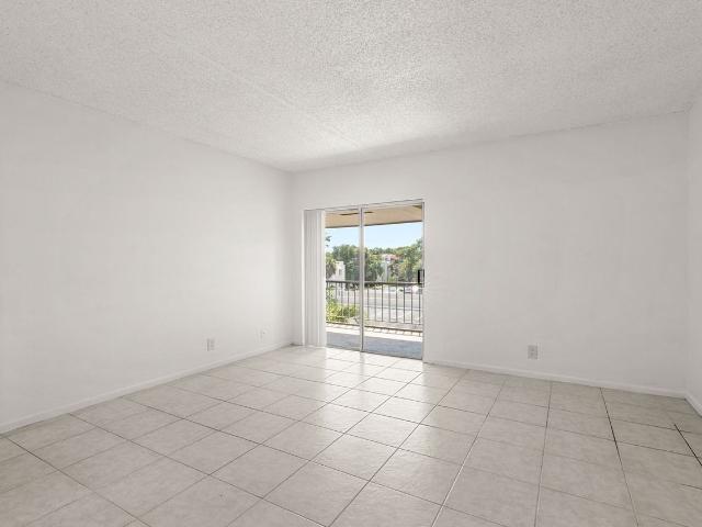 Oaks of Boca Ventures 3 Bedroom Apartment for Rent at 602 Nw 13th St, Boca Raton, FL 33486