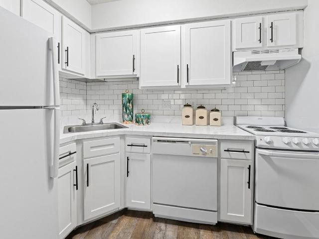 Oaks of Denton 2 Bedroom Apartment for Rent at 425 Bernard St, Denton, TX 76201