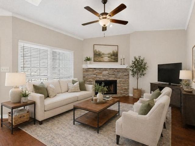 Oaks of Lakewood Condominiums