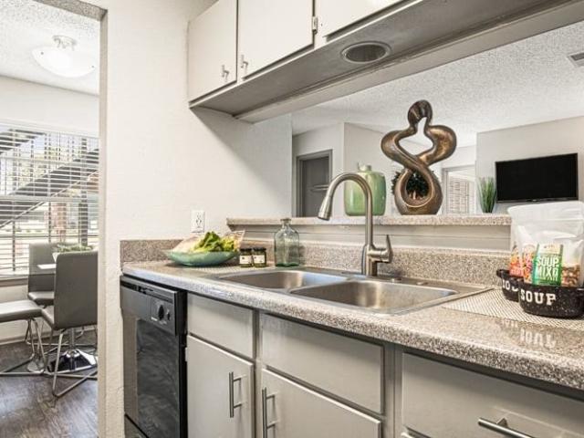 Oaks of Lewisville Apartments 2 Bedroom Apartment for Rent at 200 Oak Knoll Cir, Lewisville, TX 75067