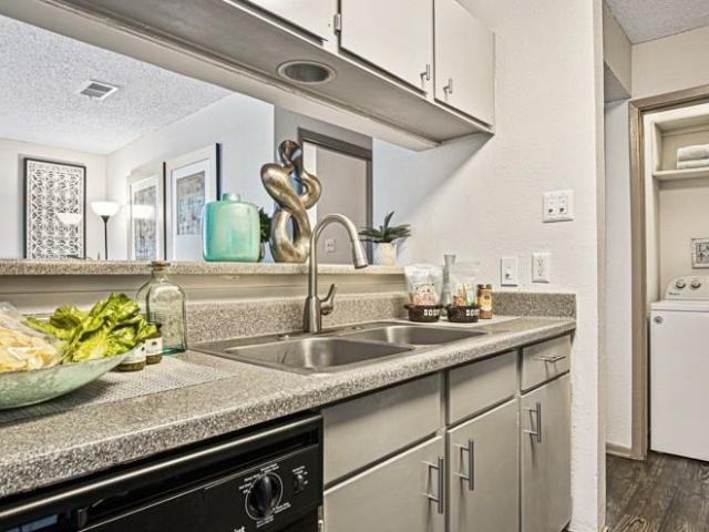 Oaks of Lewisville Apartments 2 Bedroom Apartment for Rent at 200 Oak Knoll Cir, Lewisville, TX 75067