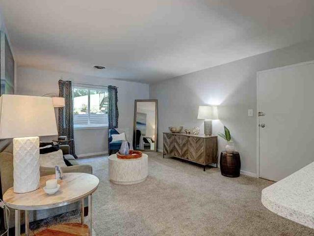 Oaks at Oxon Hill 1 Bedroom Apartment for Rent at 5400 Livingston Ter, Oxon Hill, MD 20745 Oxon Hill Glassmanor