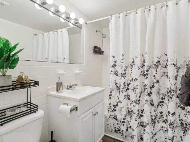 Oaks at Oxon Hill 1 Bedroom Apartment for Rent at 5400 Livingston Ter, Oxon Hill, MD 20745 Oxon Hill Glassmanor