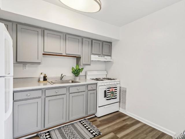 Oaks at Oxon Hill 2 Bedroom Apartment for Rent at 5400 Livingston Ter, Oxon Hill, MD 20745 Oxon Hill Glassmanor