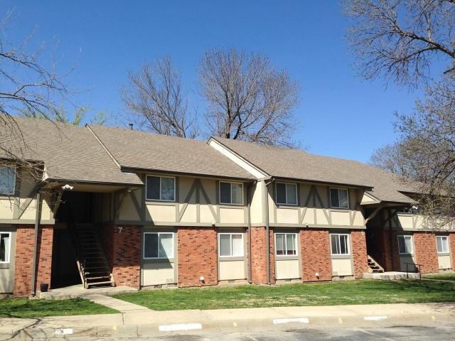 Oaks at Canterbury 2 Bedroom Apartment for Rent at 4 W Canterbury Ct, Ottawa, KS 66067