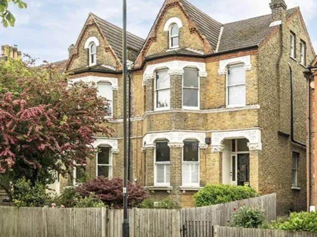 Oaks Avenue, Gipsy Road, London, SE27 9QY, United Kingdom | 4 bed apartment for rent #167486835 | Rentberry