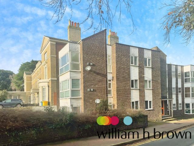 Oaks Drive, Colchester CO3, 2 bed flat to rent, £1,250 pcm | PrimeLocation