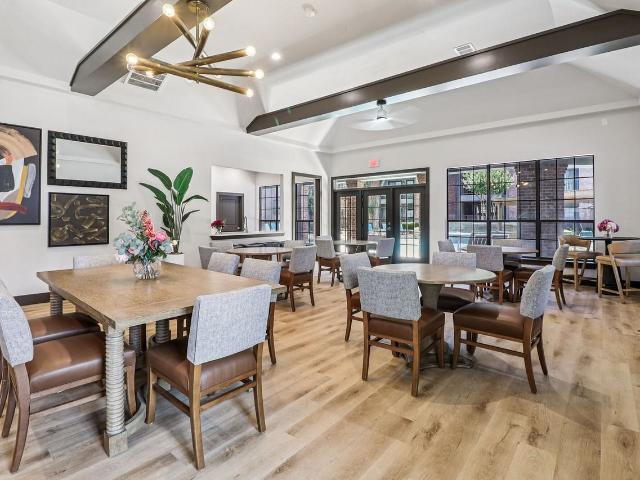 Oaks Hackberry Creek 1 Bedroom Apartment for Rent at 6901 State Highway 161, Irving, TX 75039