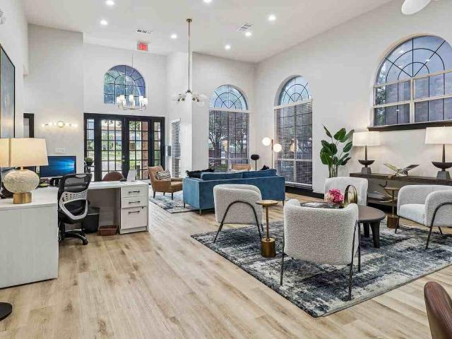 Oaks Hackberry Creek 2 Bedroom Apartment for Rent at 6901 State Highway 161, Irving, TX 75039