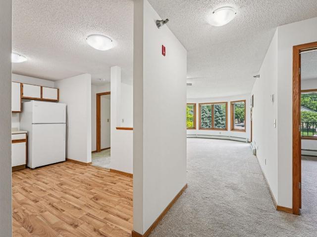 Oaks Lincoln Apartments 2 Bedroom Apartment for Rent at 5200 Lincoln Dr, Edina, MN 55436