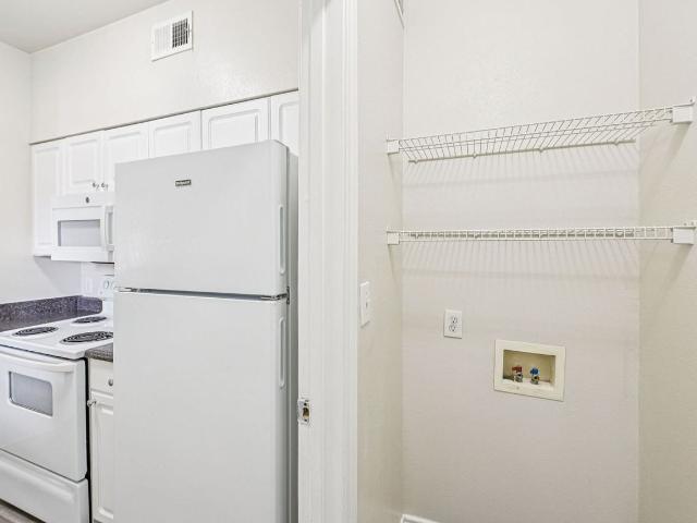 Oaks Riverchase Apartments 1 Bedroom Apartment for Rent at 777 Fairway Dr, Coppell, TX 75019