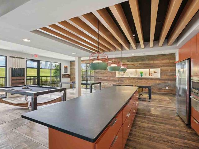 Oaks Trinity 1 Bedroom Apartment for Rent at 333 E Greenbriar Ln, Dallas, TX 75203