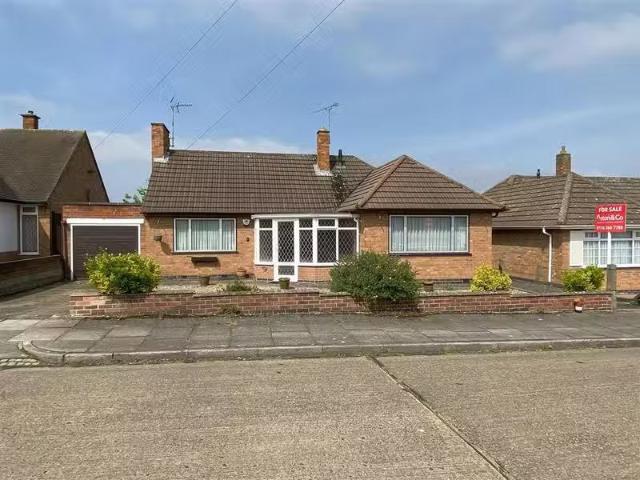 Oakside Crescent, Leicester 2 bed detached bungalow for sale.